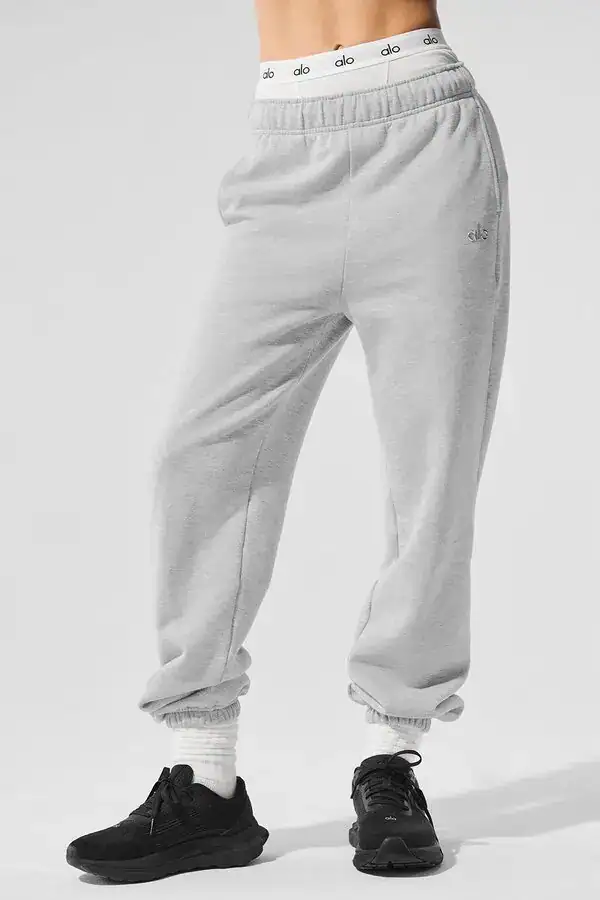 Alo Yoga Accolade Sweatpant - Athletic Heather Grey | Editorialist
